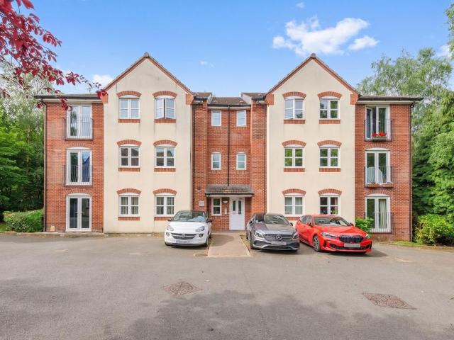 2 bedroom flat for sale