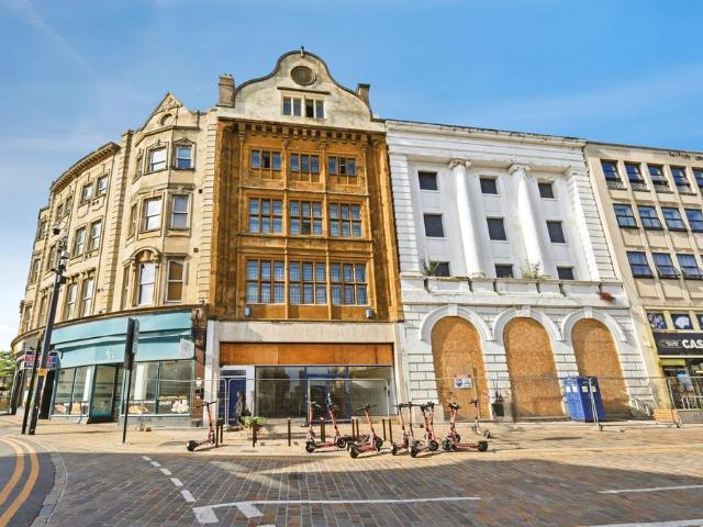 2 bedroom flat for sale