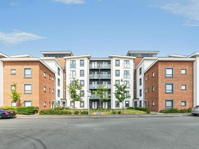 2 bedroom flat for sale