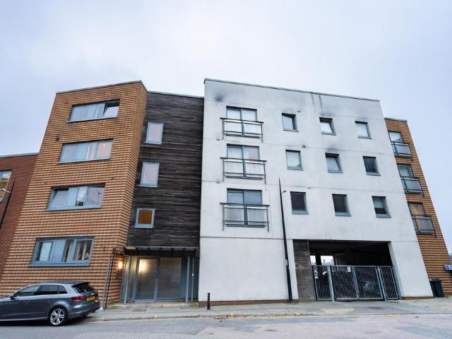 2 bedroom flat for sale