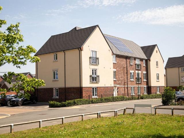 2 bedroom flat for sale