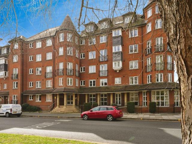 2 bedroom flat for sale