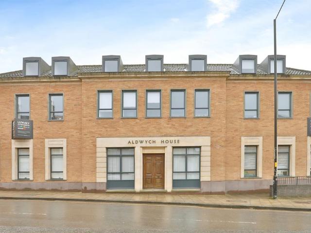 2 bedroom flat for sale