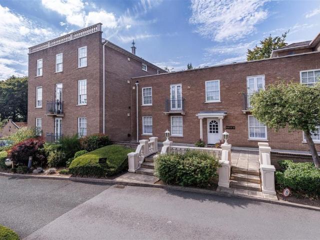 2 bedroom flat for sale