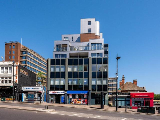 2 bedroom flat for sale