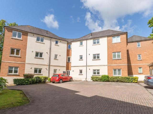 2 bedroom flat for sale