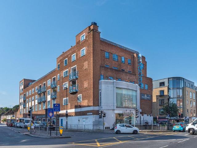 2 bedroom flat for sale