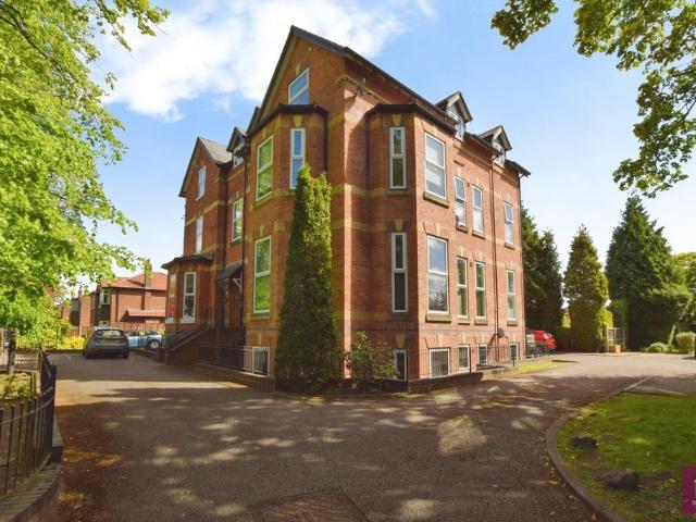 2 bedroom flat for sale