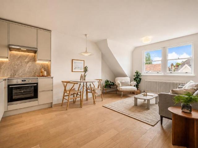 2 bedroom flat for sale