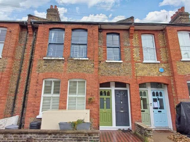 2 bedroom flat for sale