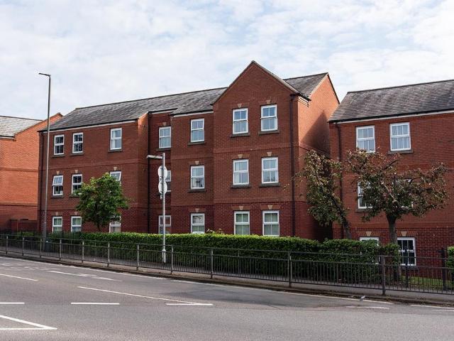 2 bedroom flat for sale