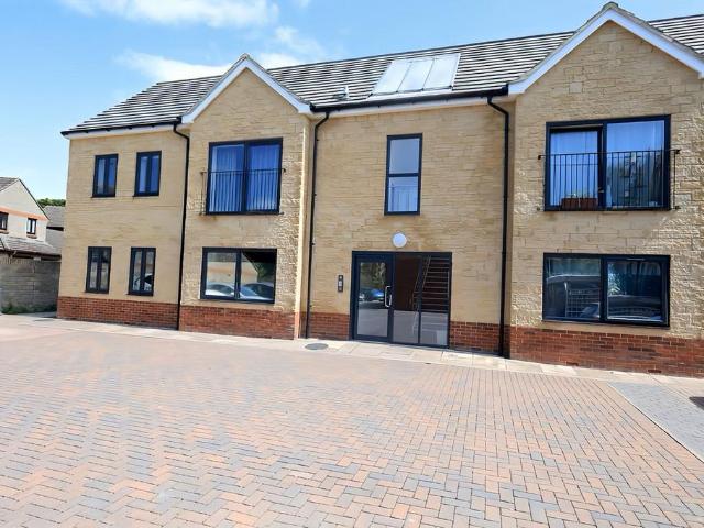 2 bedroom flat for sale