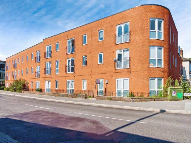 2 bedroom flat for sale