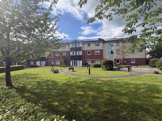 2 bedroom flat for sale