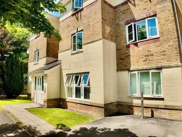 2 bedroom flat for sale