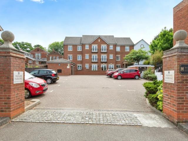 2 bedroom flat for sale