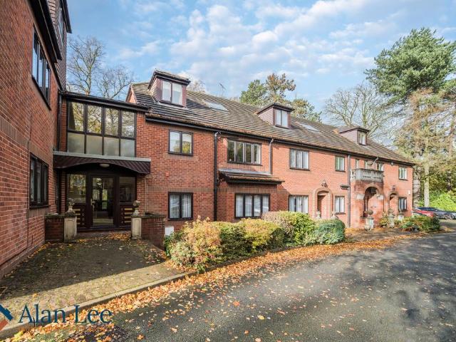 2 bedroom flat for sale