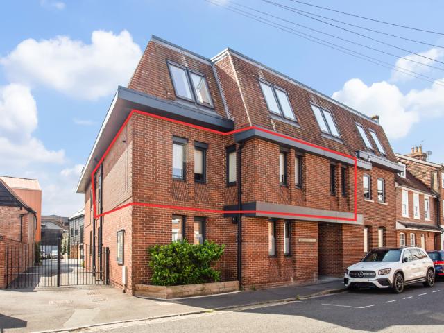 2 bedroom flat for sale