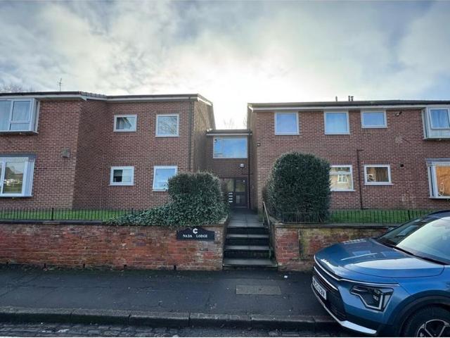 2 bedroom flat for sale