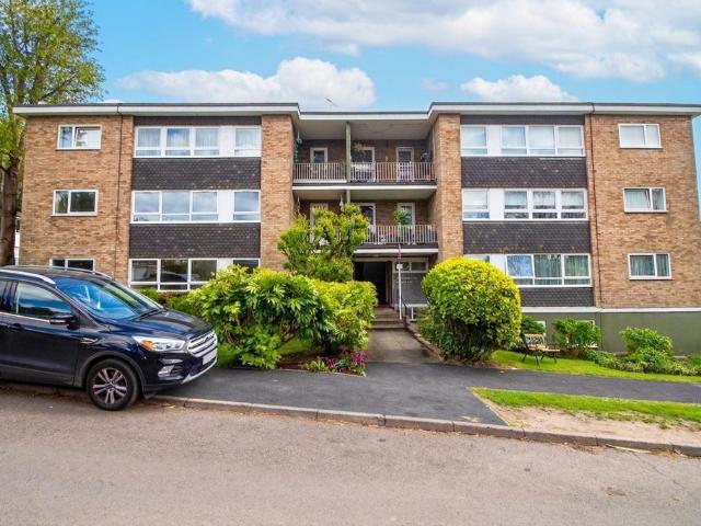 2 bedroom flat for sale