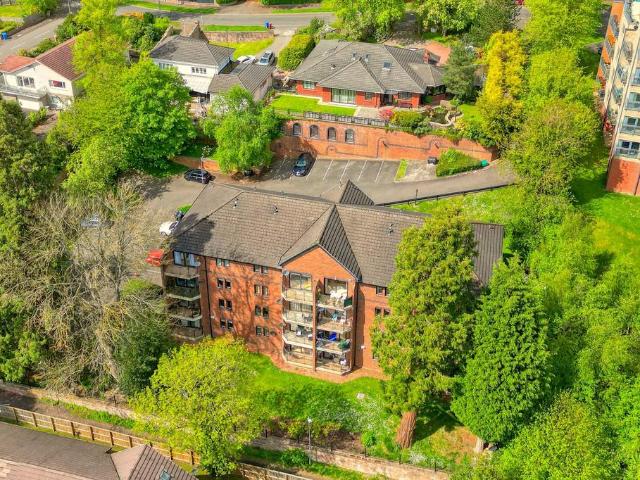 2 bedroom flat for sale