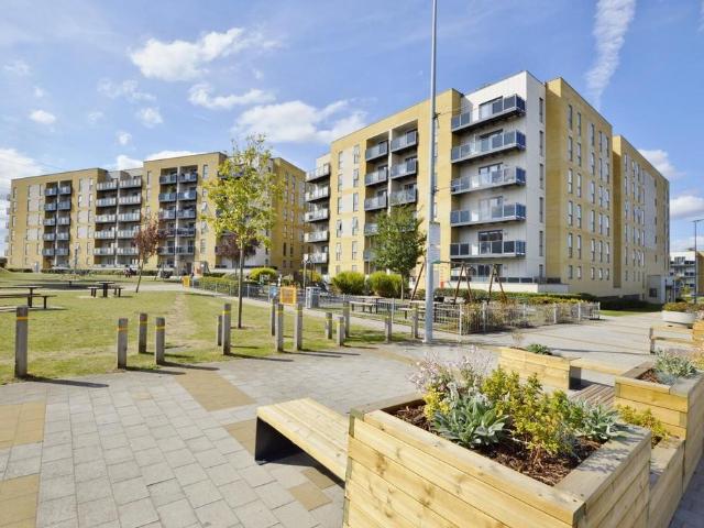 2 bedroom flat for sale