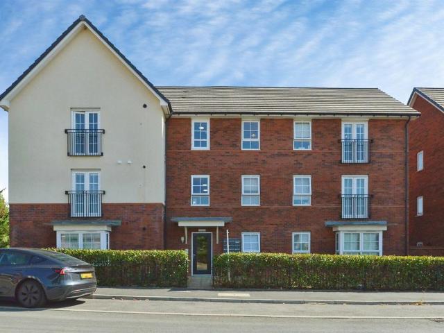 2 bedroom flat for sale