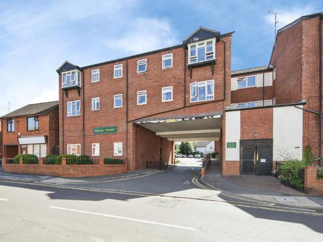 2 bedroom flat for sale