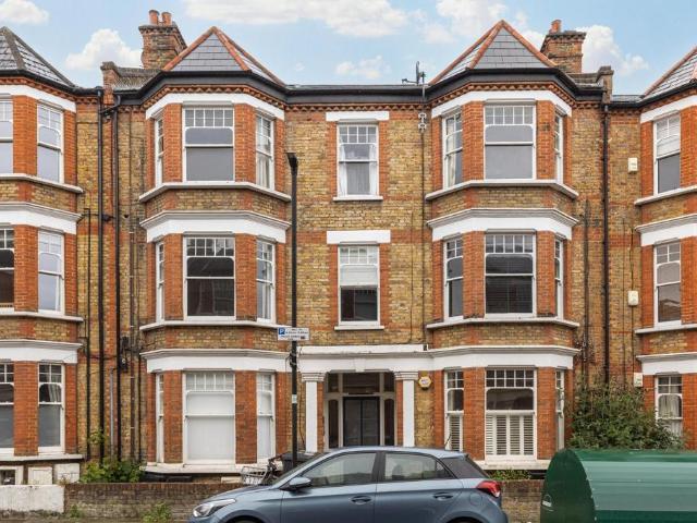 2 bedroom flat for sale