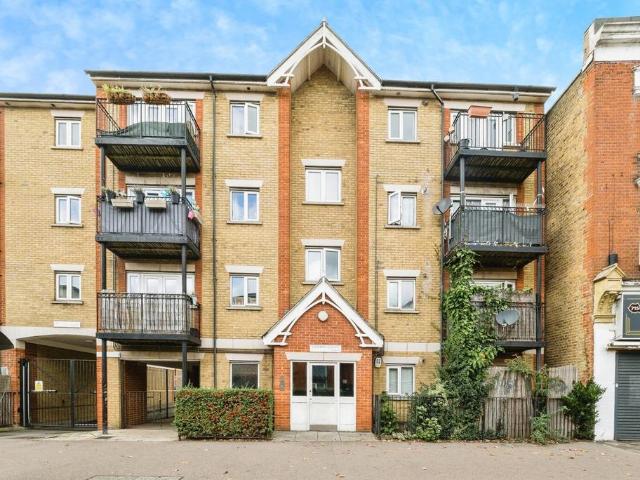 2 bedroom flat for sale