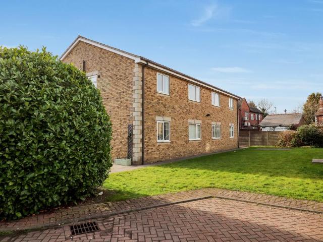 2 bedroom flat for sale