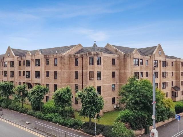 2 bedroom flat for sale