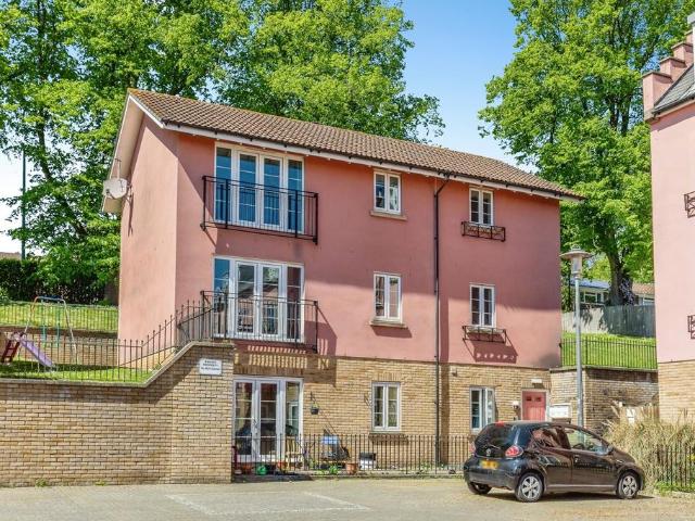 2 bedroom flat for sale