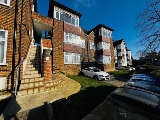 2 bedroom flat for sale