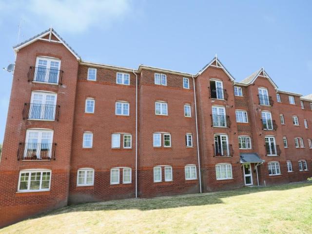 2 bedroom flat for sale