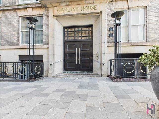 2 bedroom flat for sale