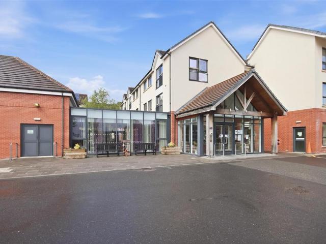 2 bedroom flat for sale