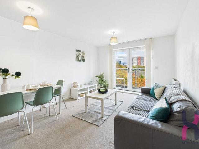 2 bedroom flat for sale