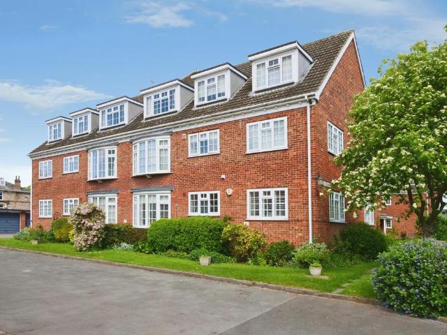 2 bedroom flat for sale