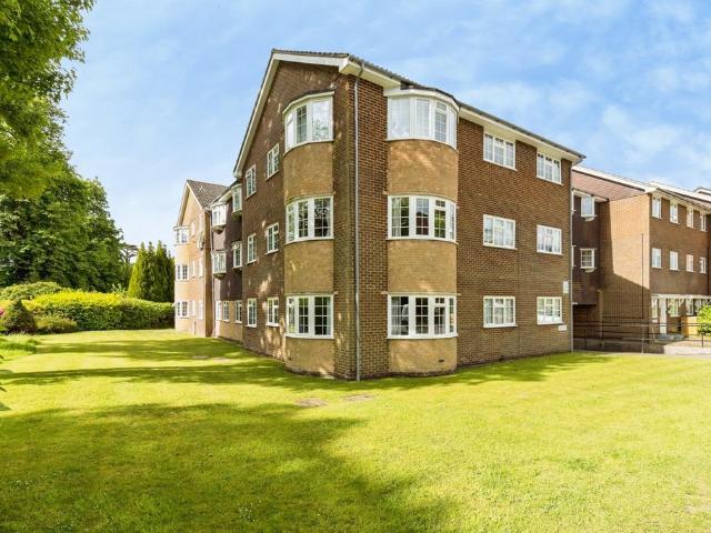 2 bedroom flat for sale