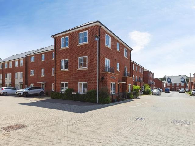 2 bedroom flat for sale