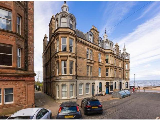 2 bedroom flat for sale, 60/4 Bath Street, Portobello, Edinbur.