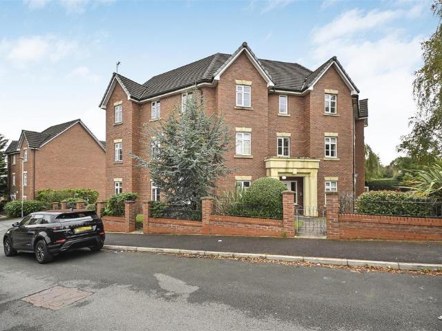 2 bedroom flat for sale