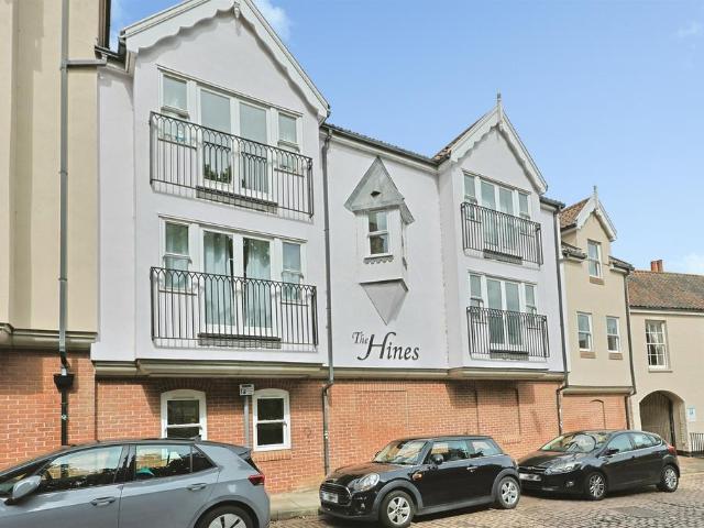 2 bedroom flat for sale