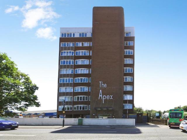 2 bedroom flat for sale