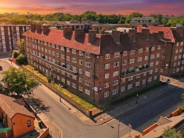 2 bedroom flat for sale