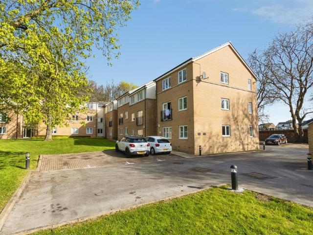 2 bedroom flat for sale