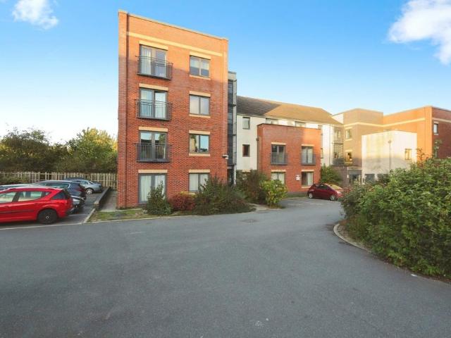2 bedroom flat for sale
