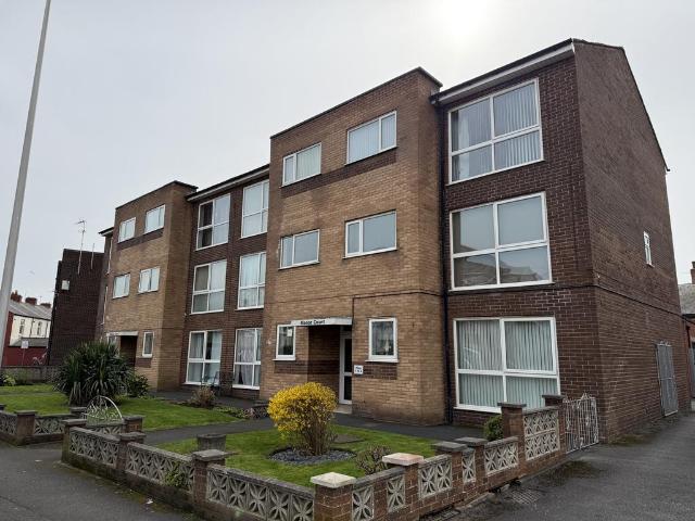 2 bedroom flat for sale