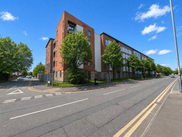 2 bedroom flat for sale